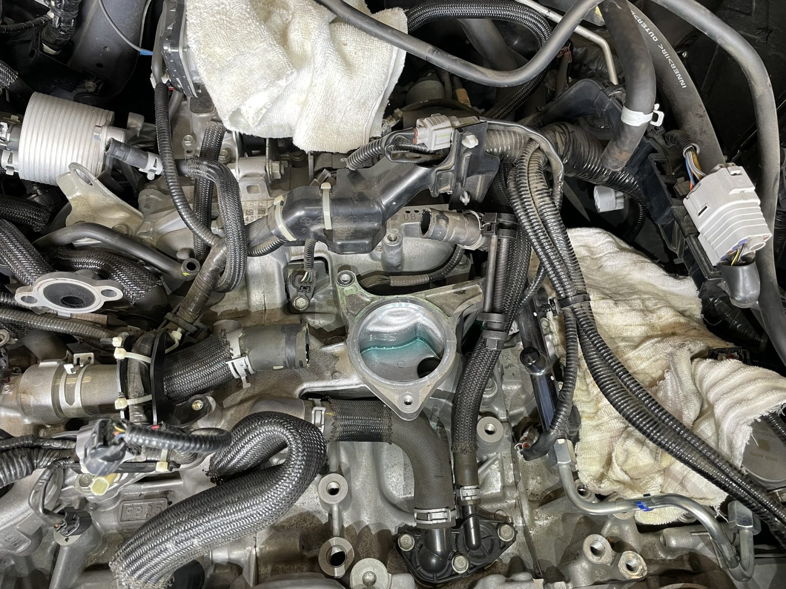 エンジン冷却バイパスバルブの交換 | 三八五自動車整備工業㈱